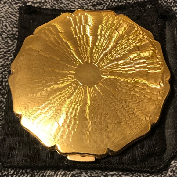 Stratton | Makeup | Vintage Stratton Of England Compact Gold Tone Sun ...